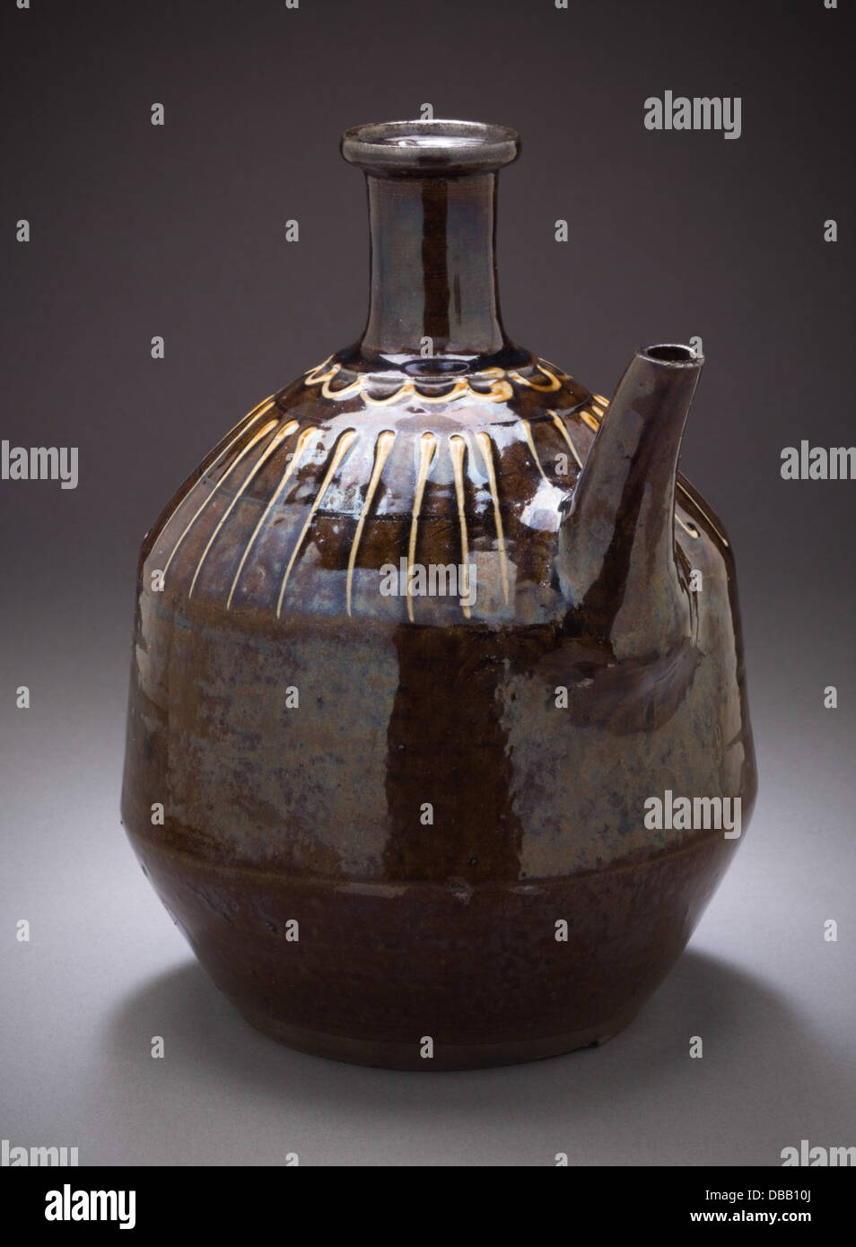 Spouted bottle hi-res stock photography and images - Alamy