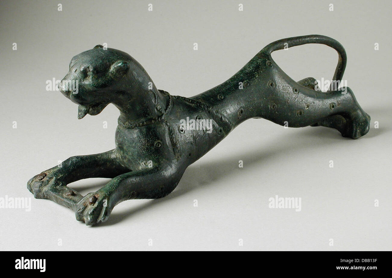 Springing panther hi-res stock photography and images - Alamy