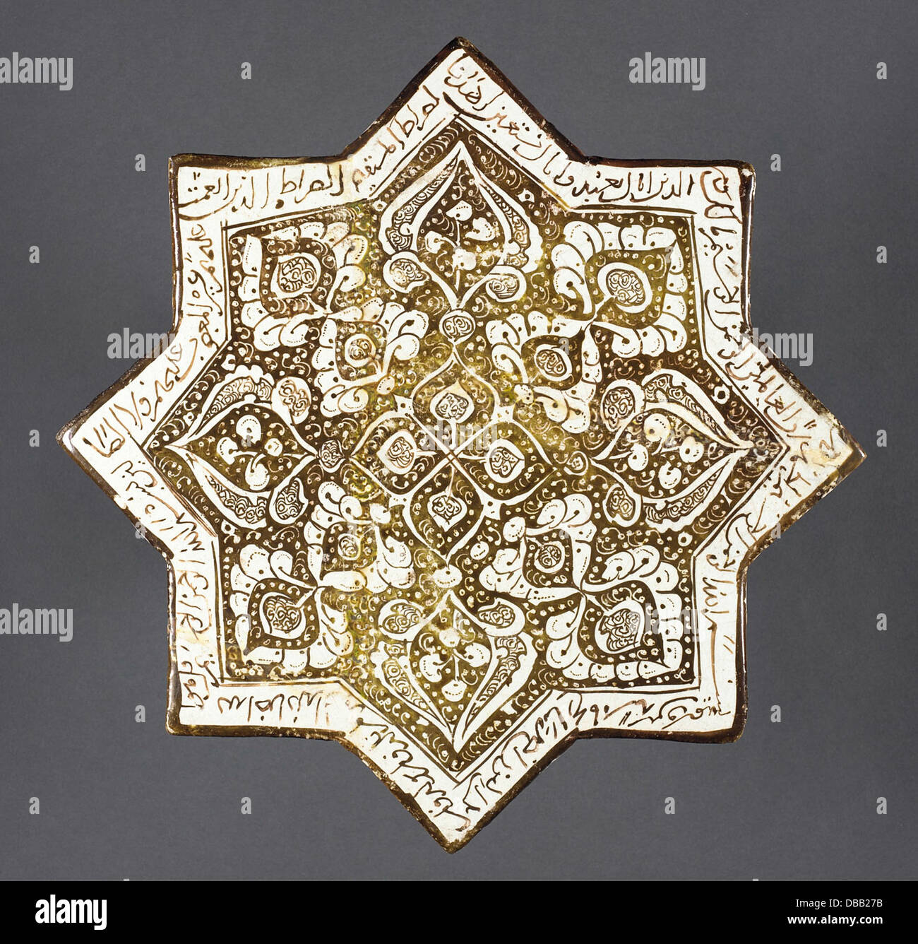 A star-shaped tile featuring intricate geometric patterns ...