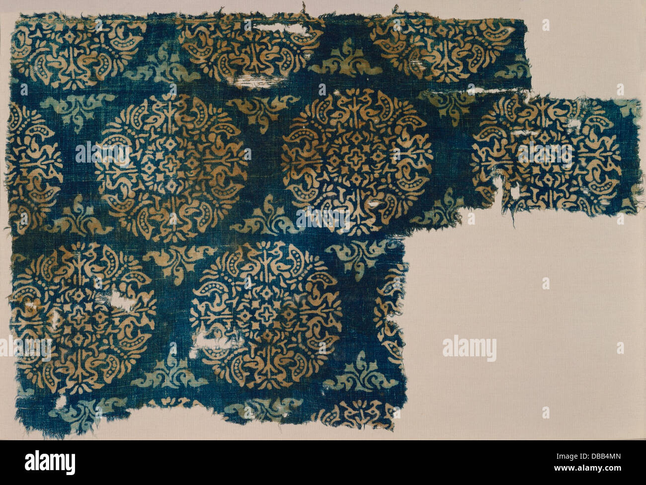 A textile fragment from the Los Angeles County Museum of Art (LACMA ...