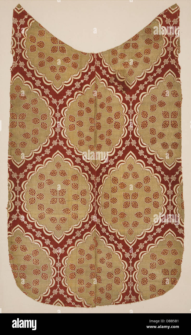 This textile features an intricate ogival pattern, showcasing the ...