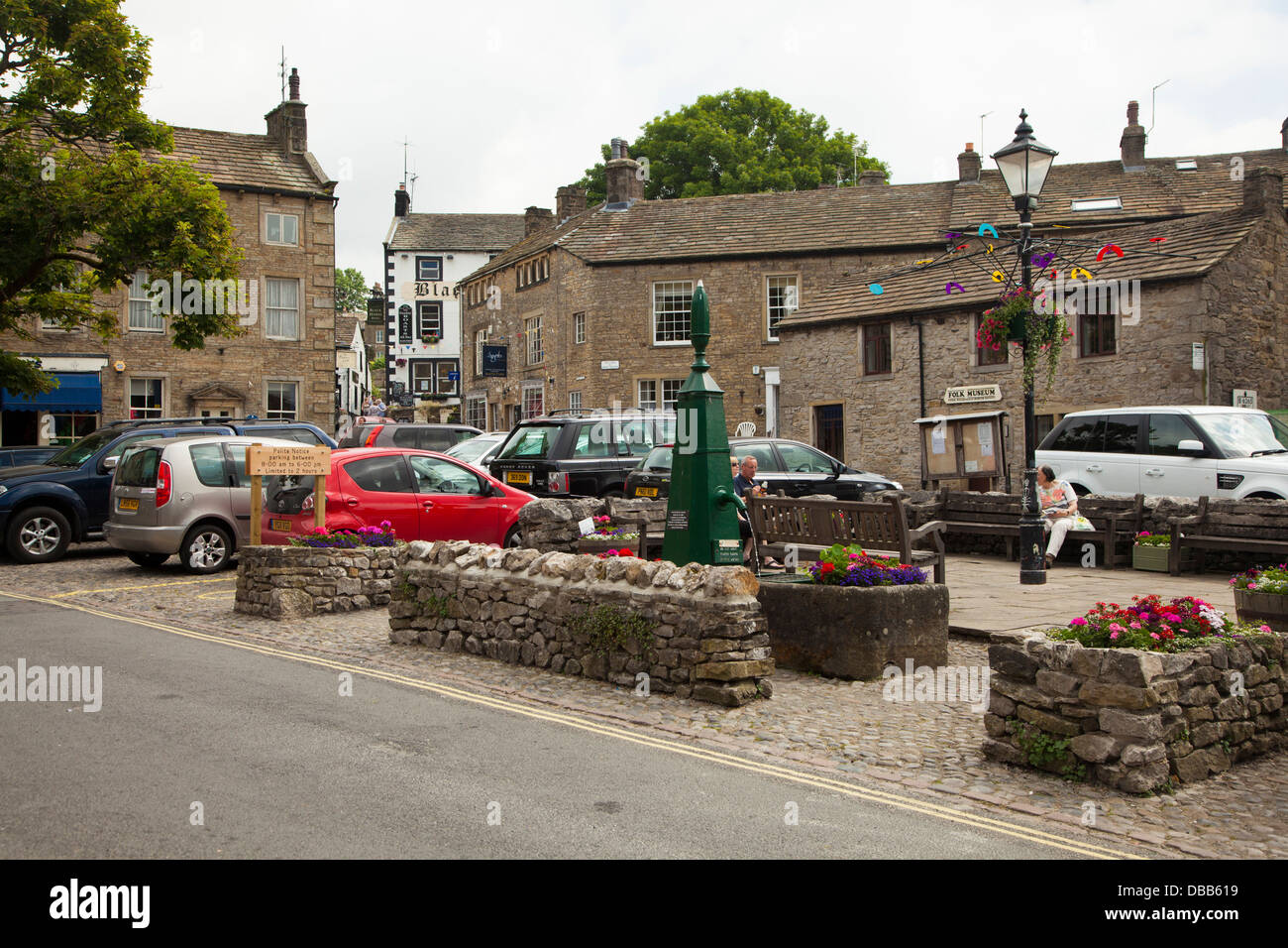 Grassington market square hi-res stock photography and images - Alamy