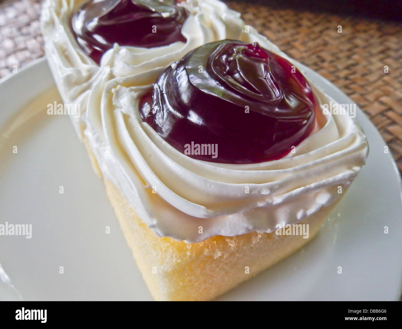 Square cake hi-res stock photography and images - Alamy