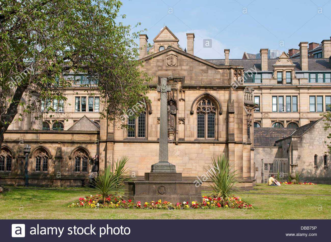 Manchester Cathedral Gardens Stock Photos & Manchester Cathedral ...