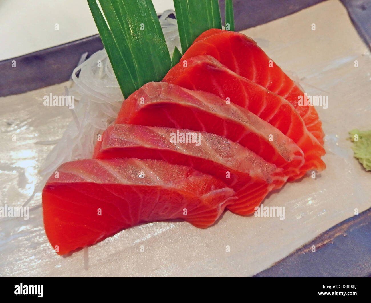 Sliced raw fatty salmon (Salmon sashimi Stock Photo - Alamy