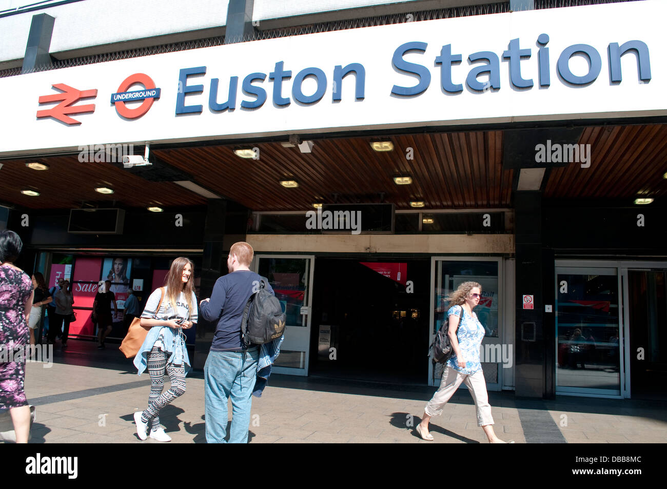 Euston station hi-res stock photography and images - Alamy