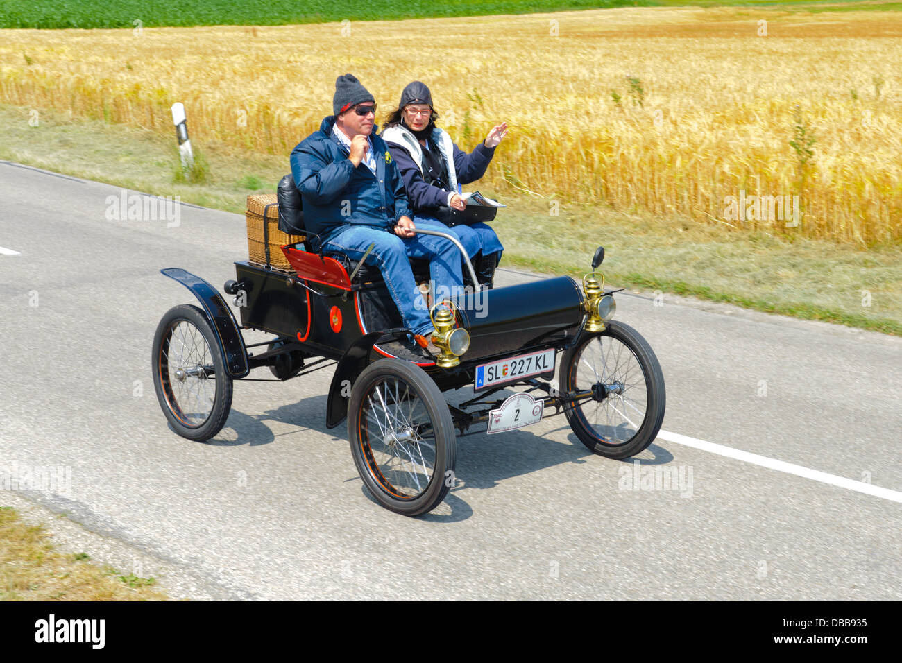 Old vehicle 1902 hi-res stock photography and images - Alamy