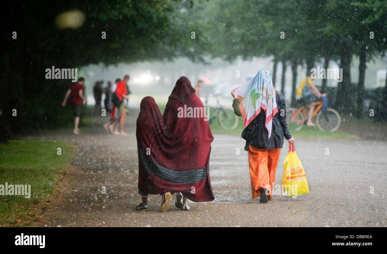 Thunderstorms children hi-res stock photography and images - Alamy