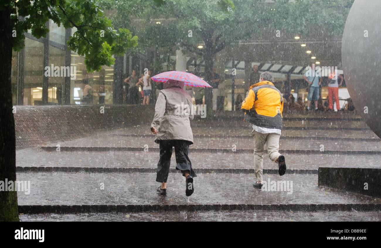 Hail and rain in the city hi-res stock photography and images - Alamy