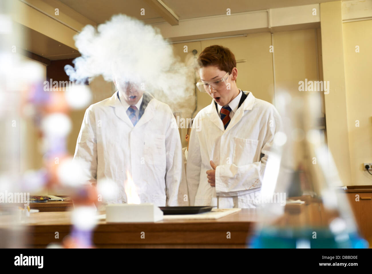 Chemistry class school hi-res stock photography and images - Alamy