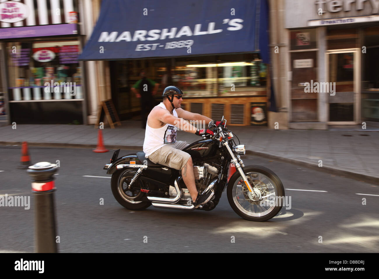 Barry high street hi-res stock photography and images - Alamy