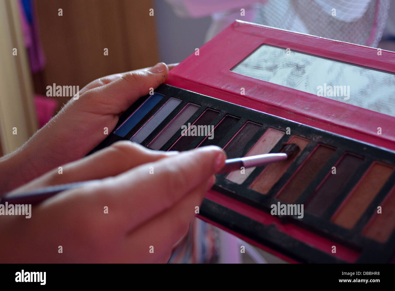 eye shadow palette Stock Photo - Alamy