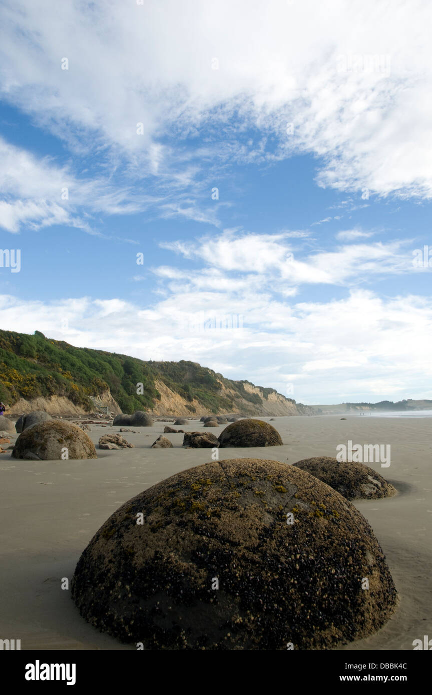 Unusually large spherical boulders lying hi-res stock photography and ...