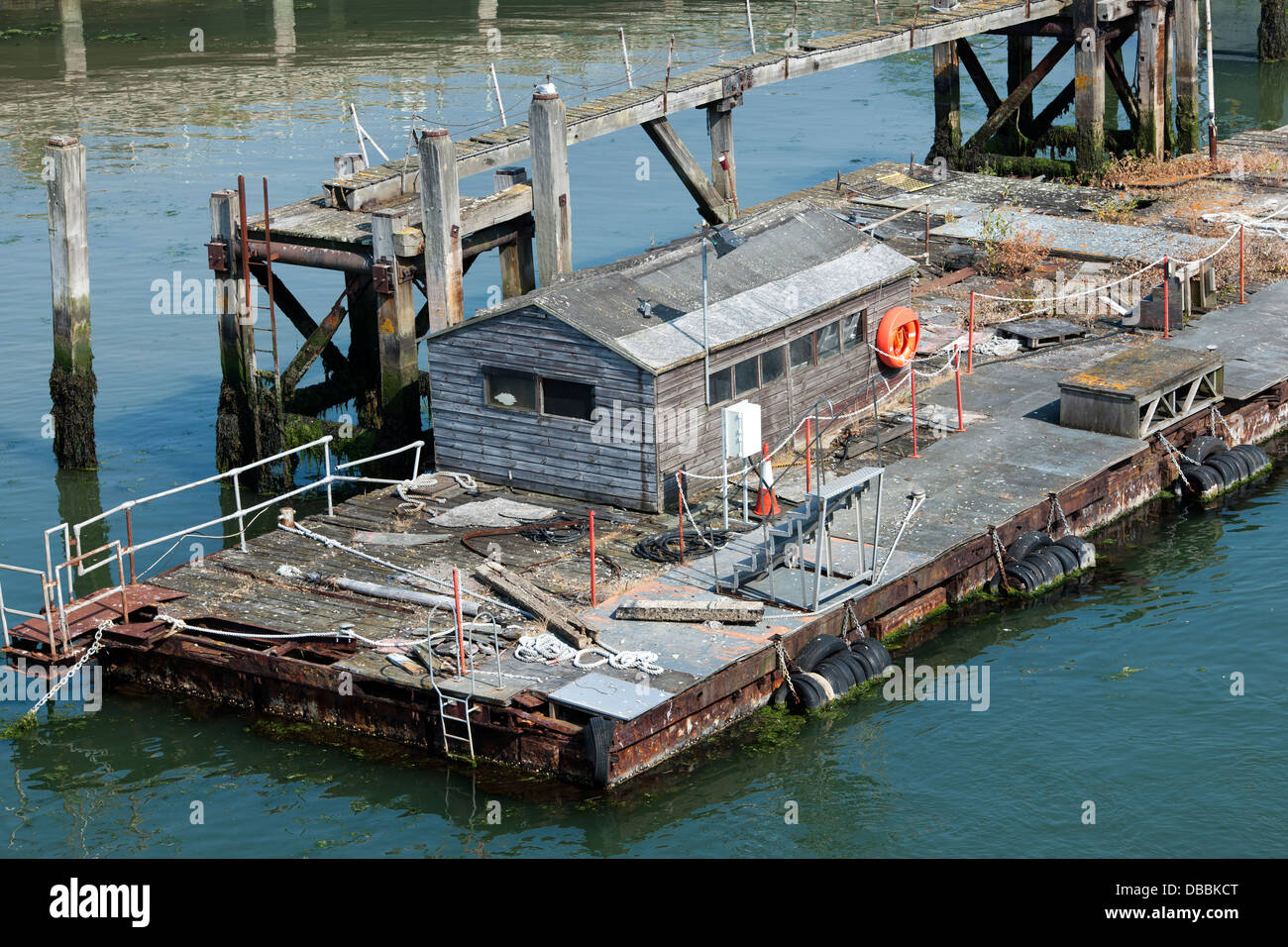 Old jetty by the remains of Southampton Pier, Town Quay, Southampton ...