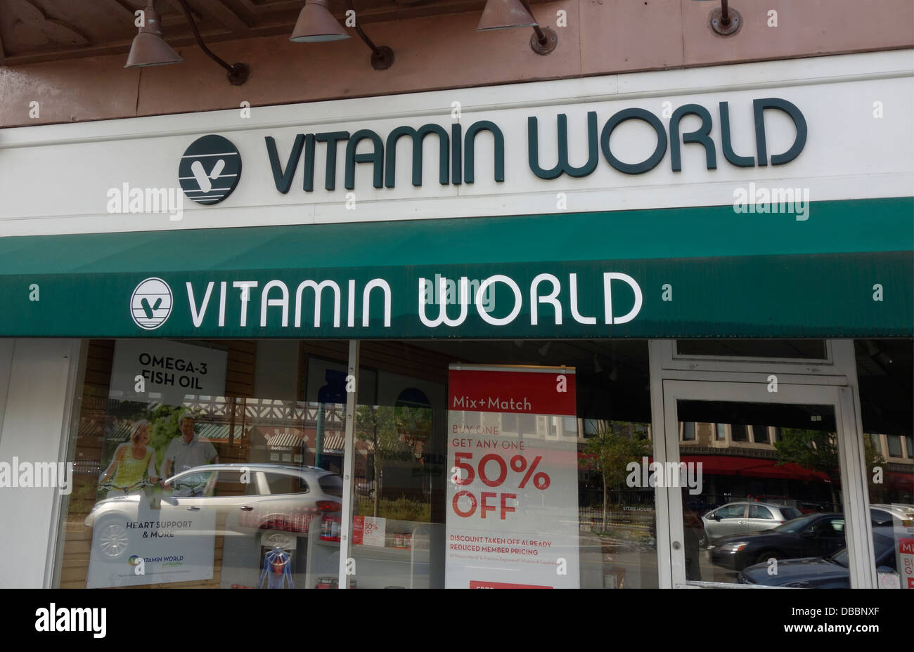 vitamin world store Stock Photo - Alamy