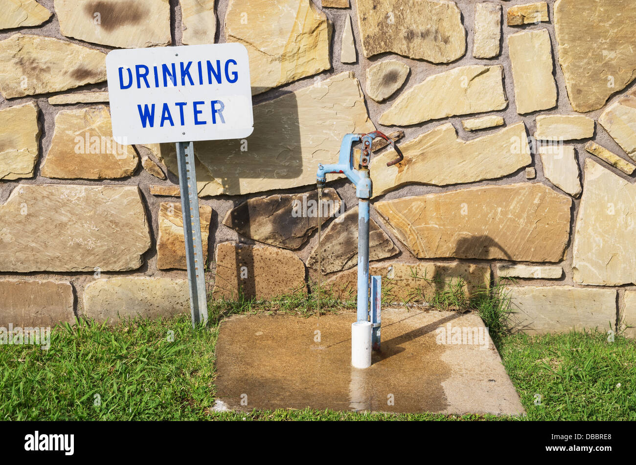 Water tap sign hi-res stock photography and images - Alamy