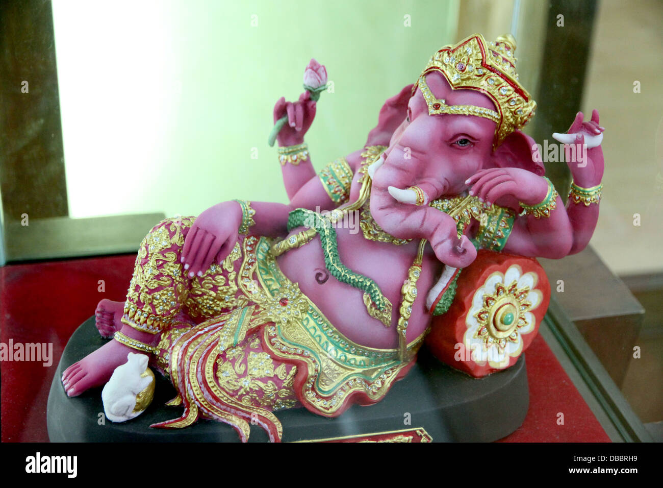 Ganesh elephant statue temple hi-res stock photography and images - Alamy