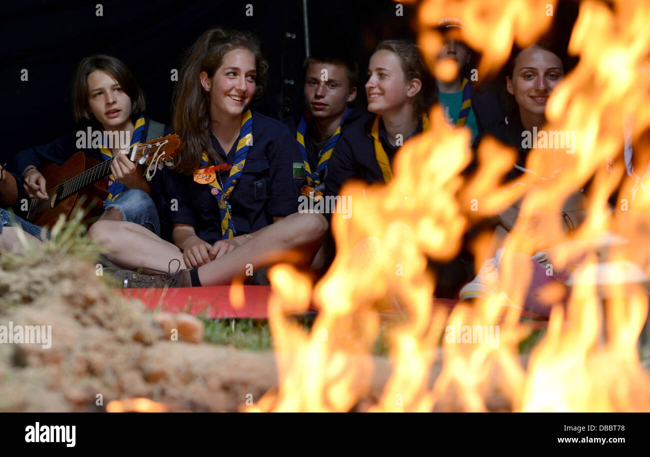Scouts Campfire High Resolution Stock Photography and Images - Alamy
