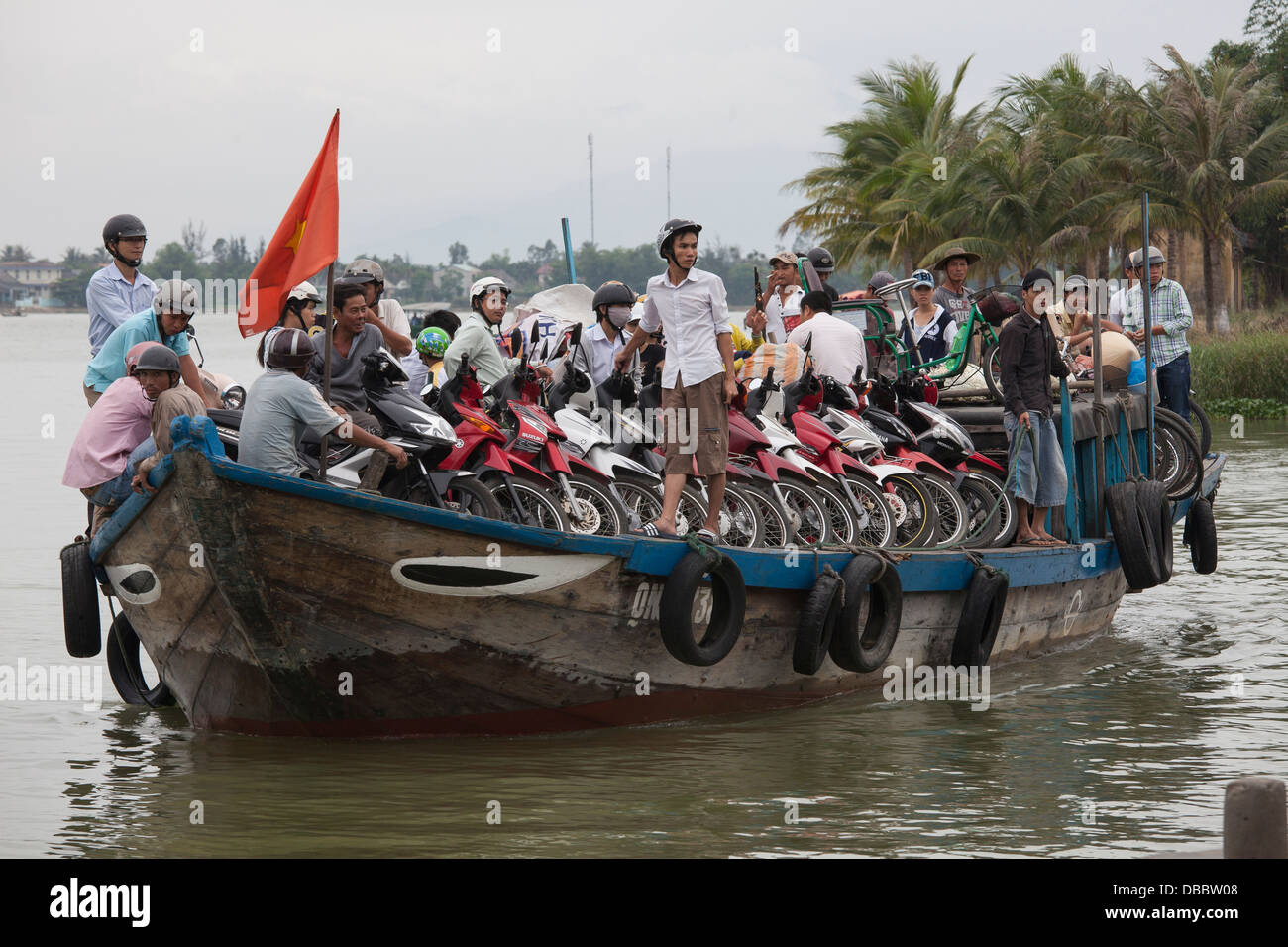 Vietnam motorbike loaded transport hi-res stock photography and images ...
