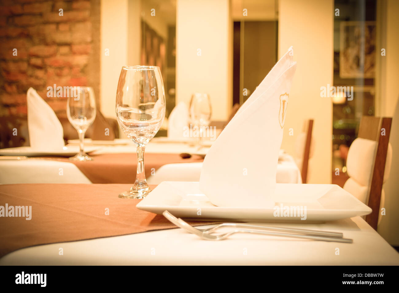 Empty set in restaurant Stock Photo - Alamy