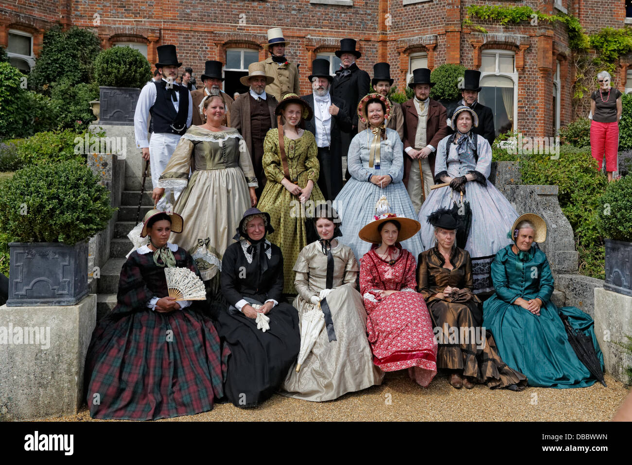 Recreating the Victorian era: Wealthy gentlemen & ladies in hats and ...