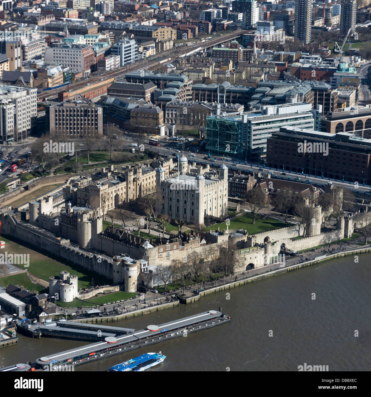 The monument london observation deck hi-res stock photography and ...