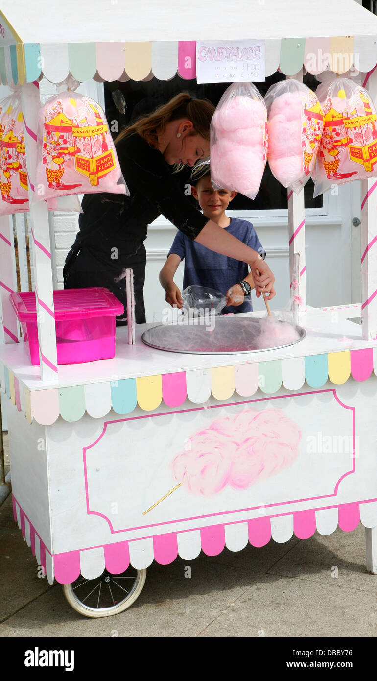 Child candy floss seaside hi-res stock photography and images - Alamy