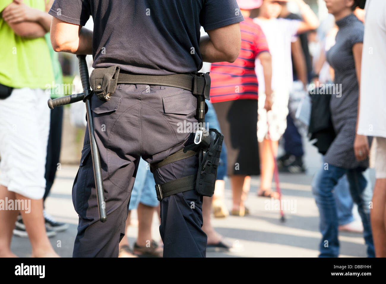 armed police officer Stock Photo - Alamy