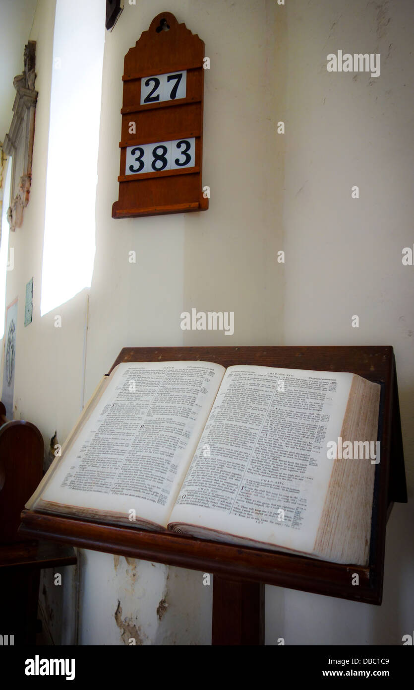 Lectern and bible hi-res stock photography and images - Alamy