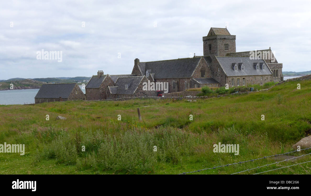 Iona Abbey on the island of iona Scotland Stock Photo - Alamy