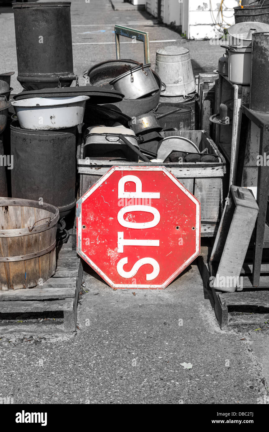 Stop and shop here sign hi-res stock photography and images - Alamy