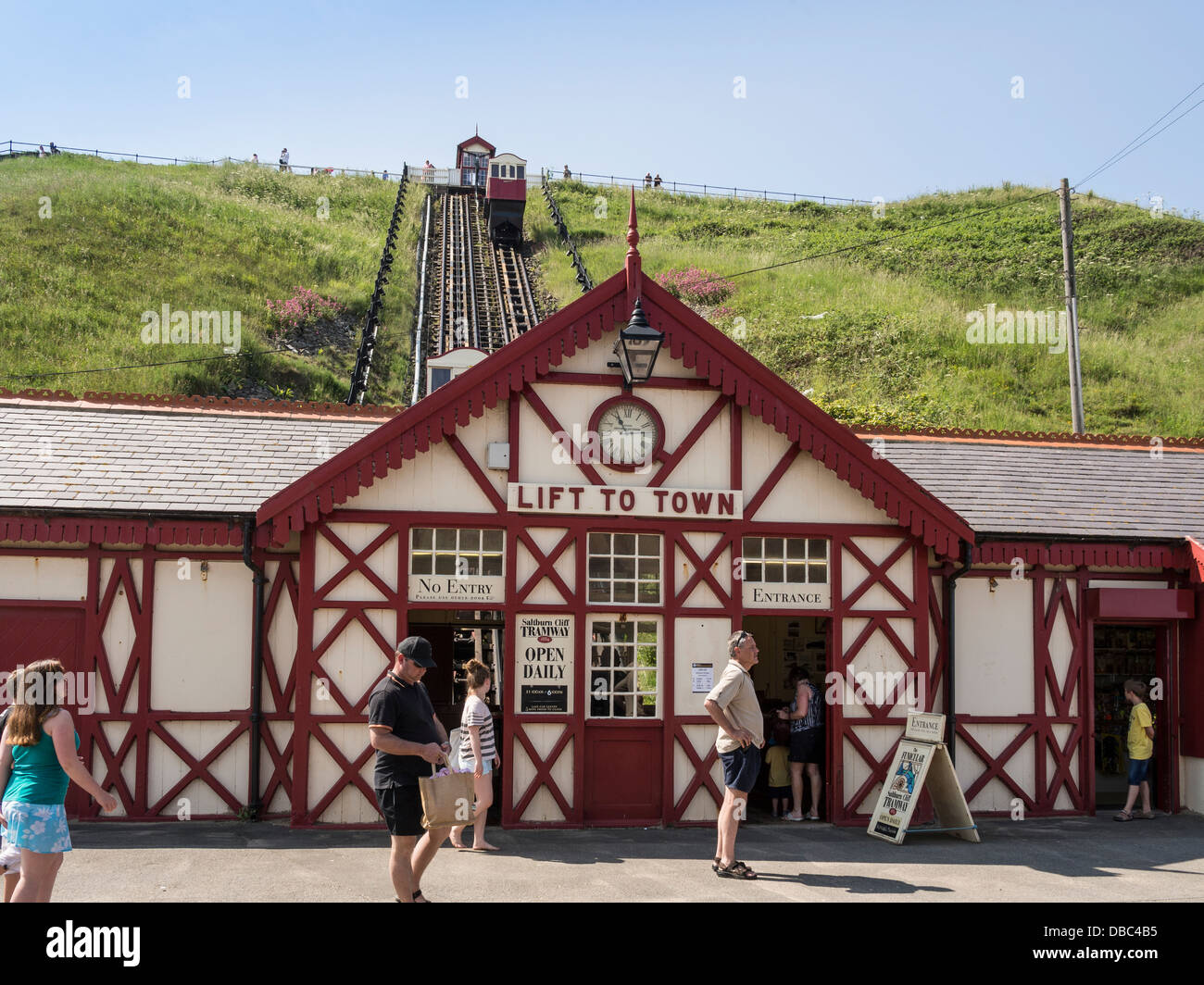 The saltburn cliff lift at saltburn by the sea hi-res stock photography ...