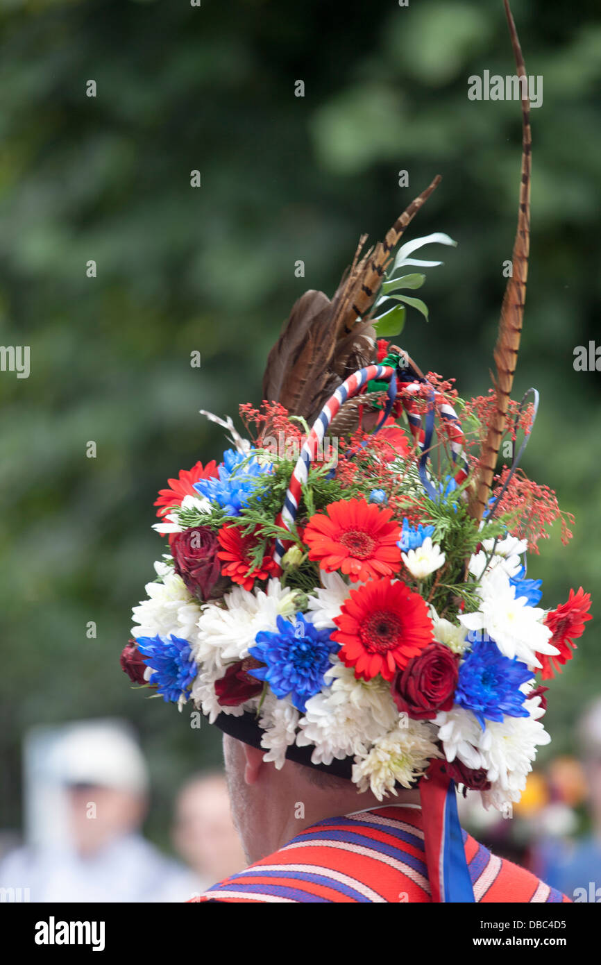 Floral dance hi-res stock photography and images - Alamy