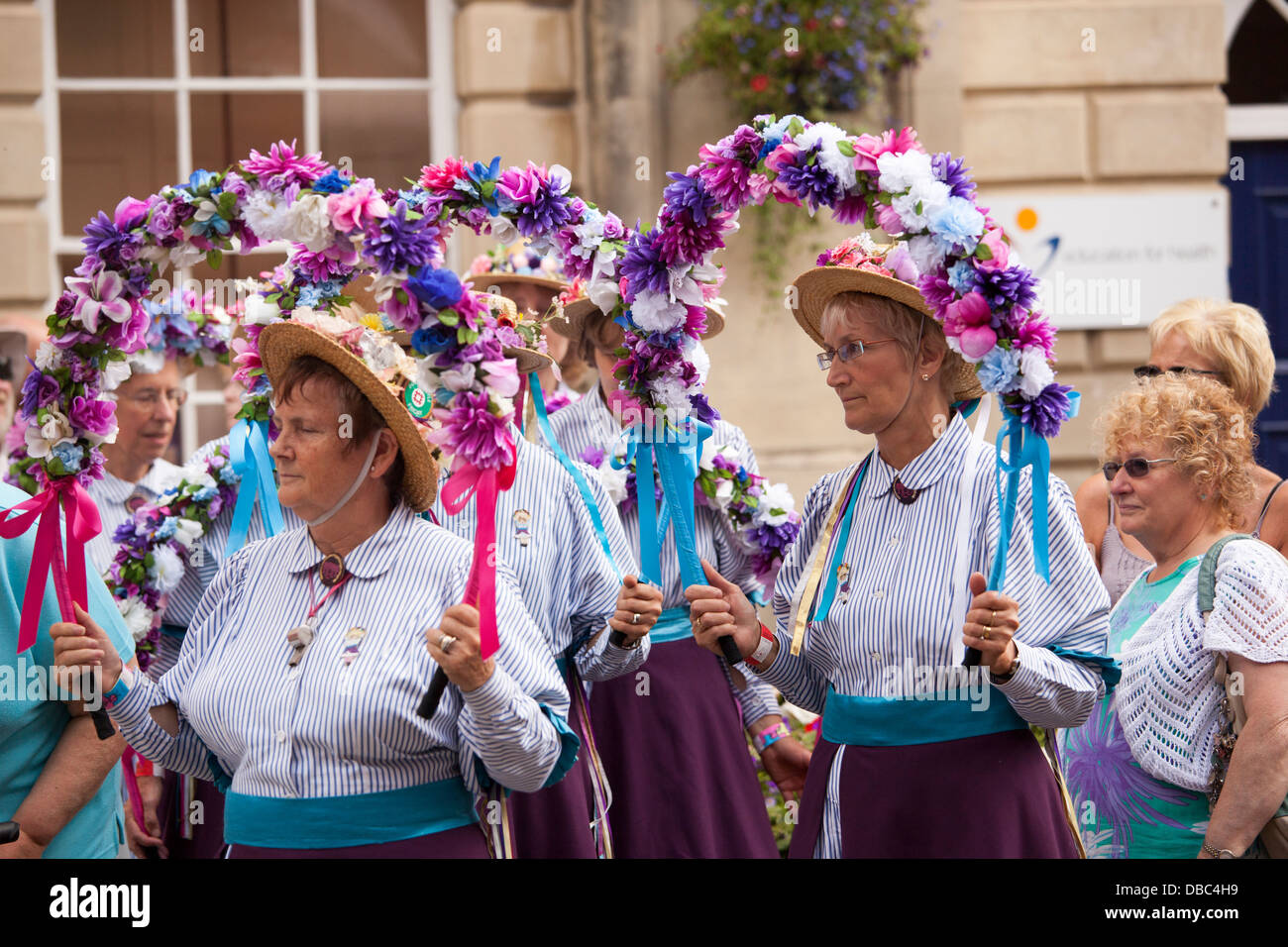 Floral dance hi-res stock photography and images - Alamy