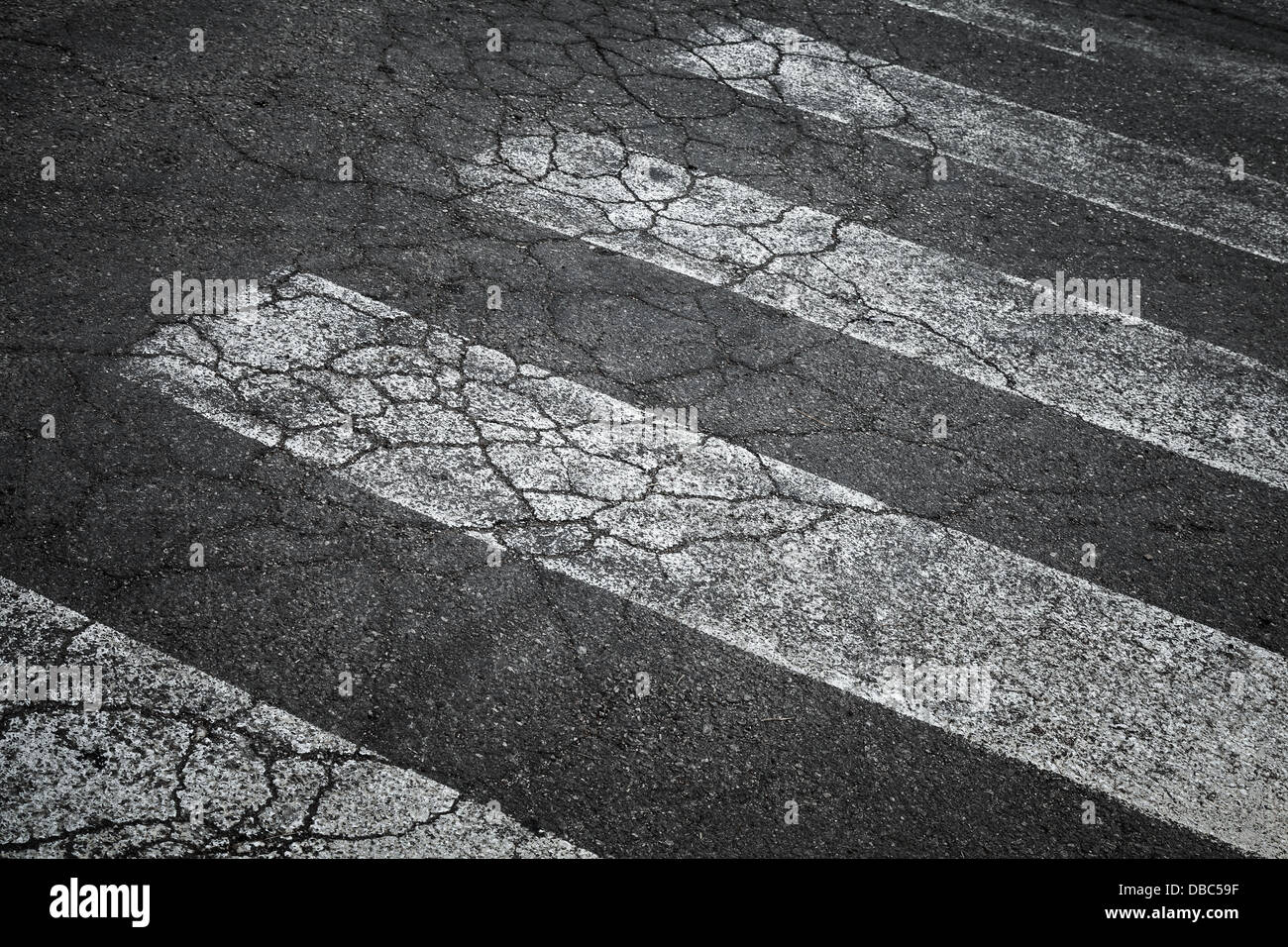 Diagonal cracks on concrete pavement hi-res stock photography and ...