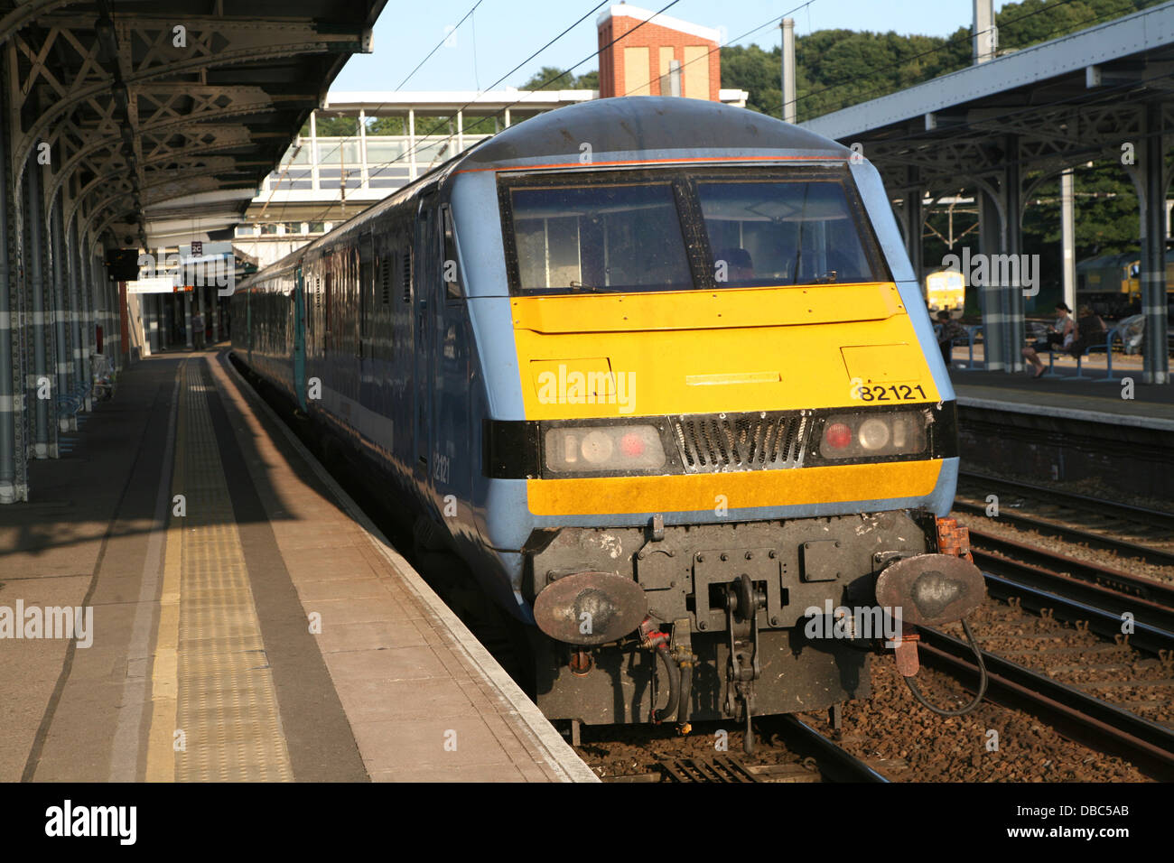 Class 82 electric locomotive train at platform Ipswich railway station ...