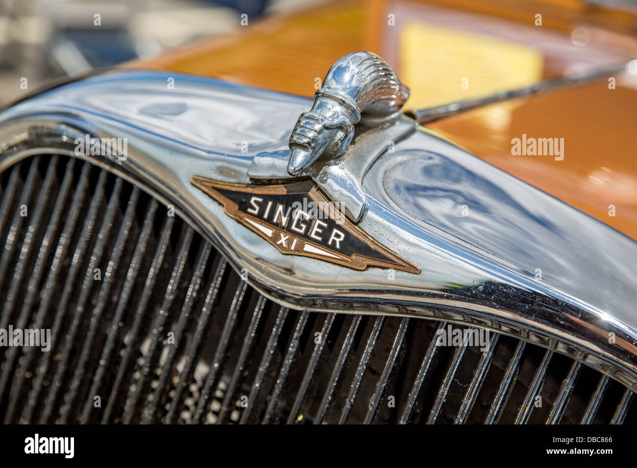 Singer car badge hi-res stock photography and images - Alamy