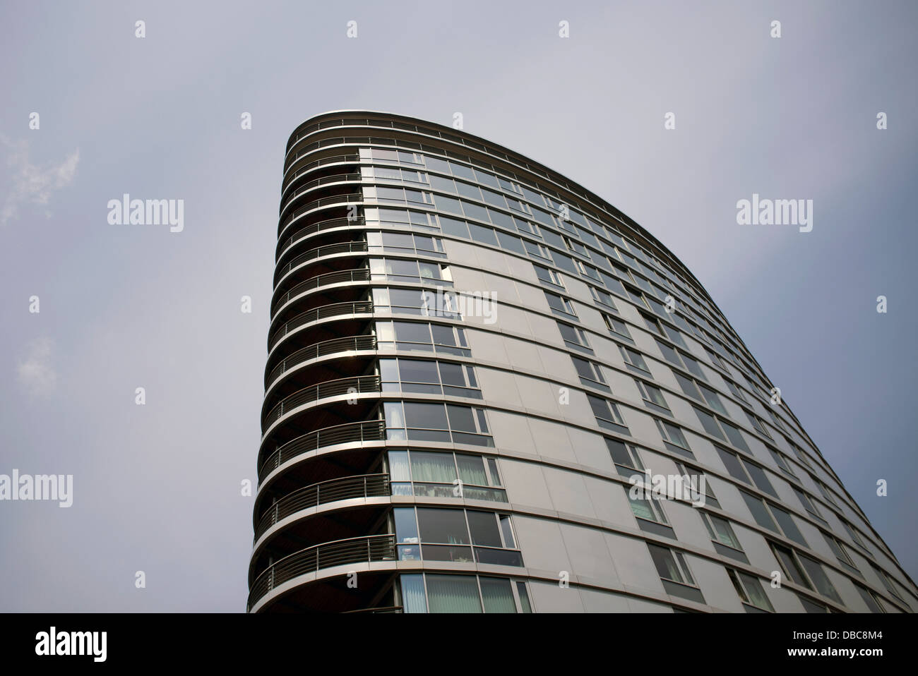 Modern apartment block architecture hi-res stock photography and images ...