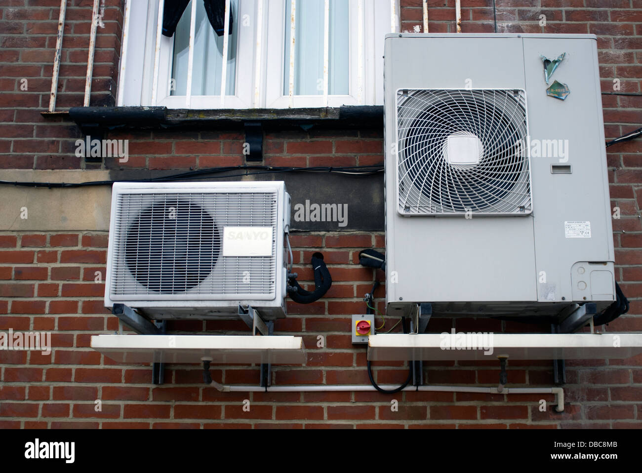 Ac units hi-res stock photography and images - Alamy