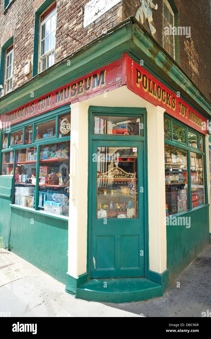 London toy museum hi-res stock photography and images - Alamy