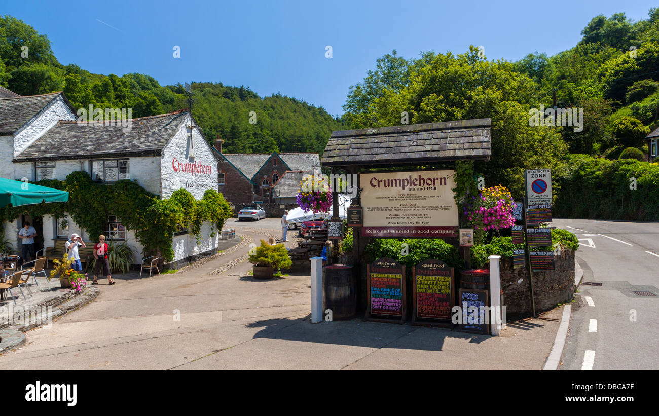 Street scene polperro cornwall hi-res stock photography and images - Alamy