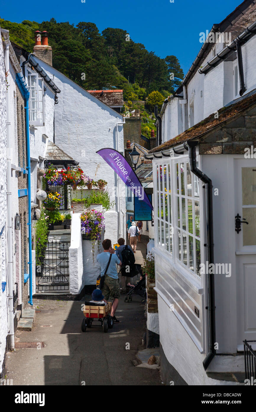 Street scene polperro cornwall hi-res stock photography and images - Alamy