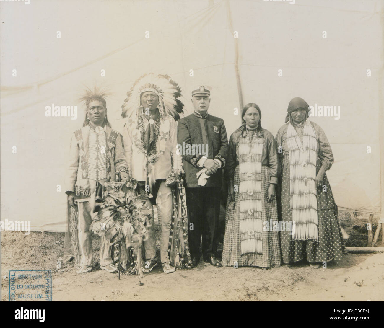 Historical image native americans hi-res stock photography and images ...