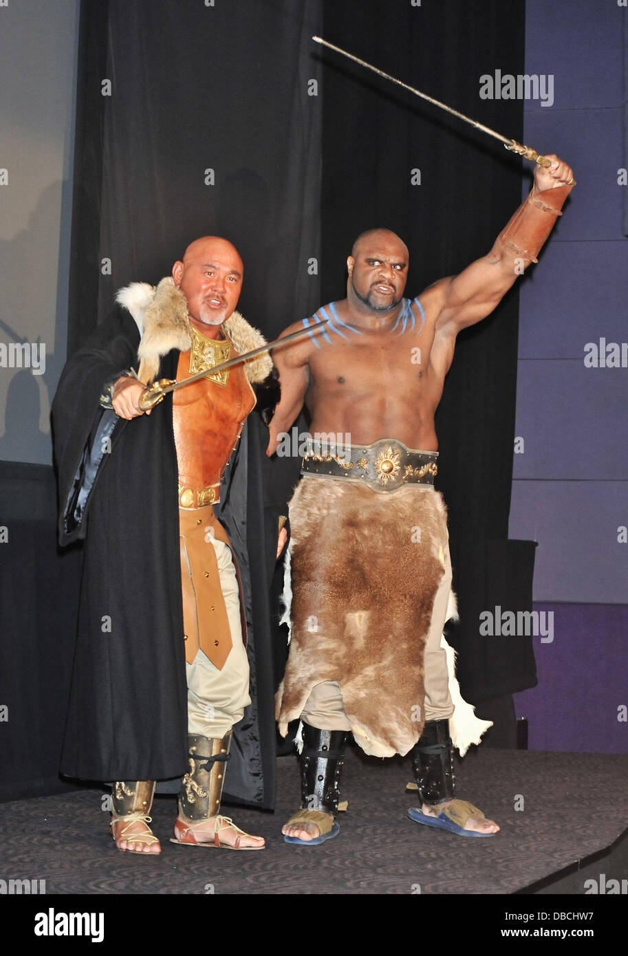 Keiji Muto, Bob Sapp, Jul 25, 2013 : Tokyo, Japan : Japanese ...