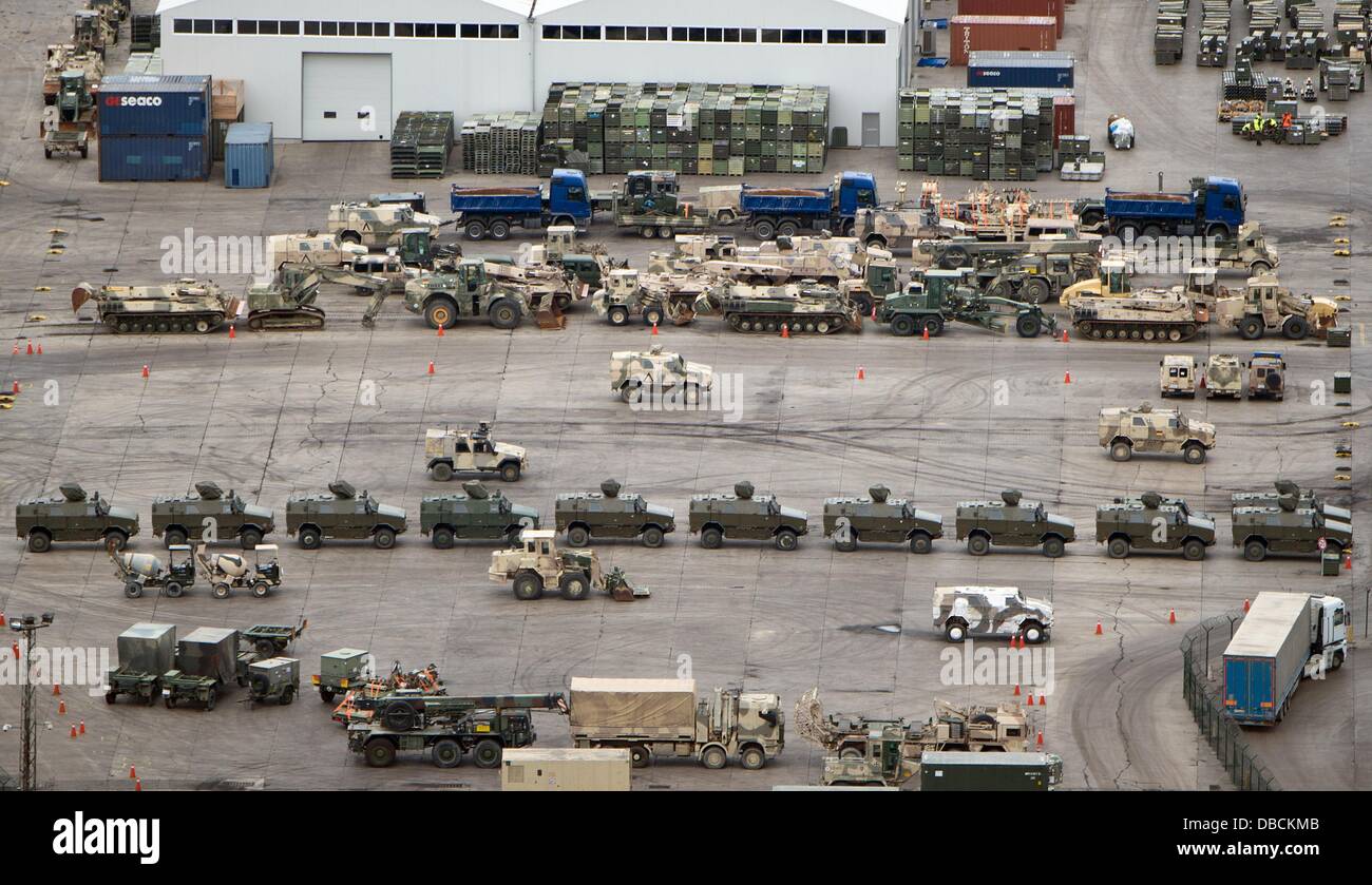 Heavy military vehicles of the German Bundeswehr are ready for shipment ...