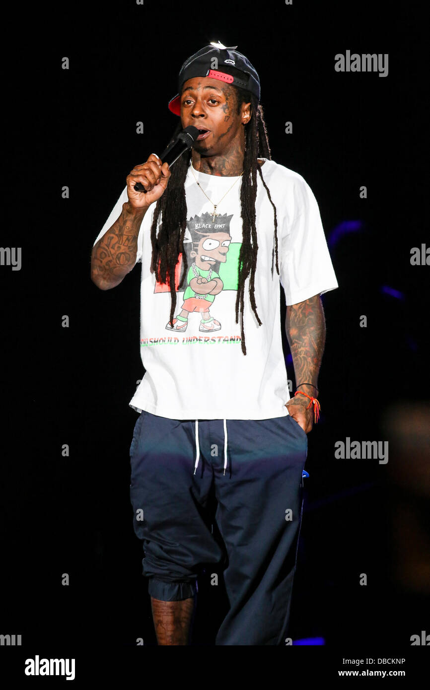 Hip hop artist hi-res stock photography and images - Alamy