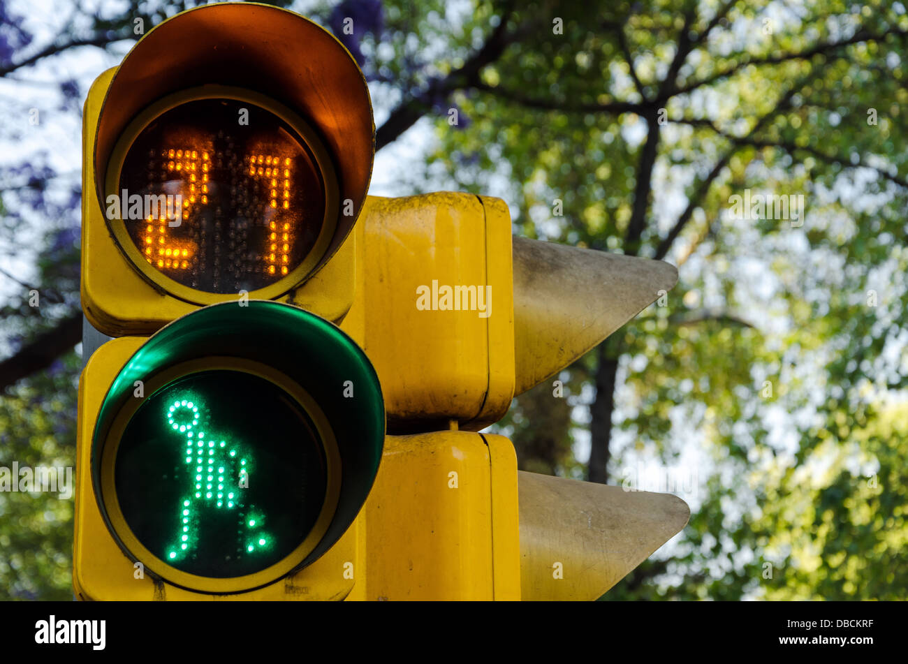 Pedestrian crossing signal hi-res stock photography and images - Alamy