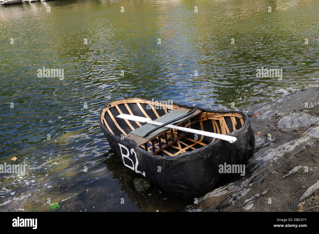 Traditional welsh coracle hi-res stock photography and images - Alamy