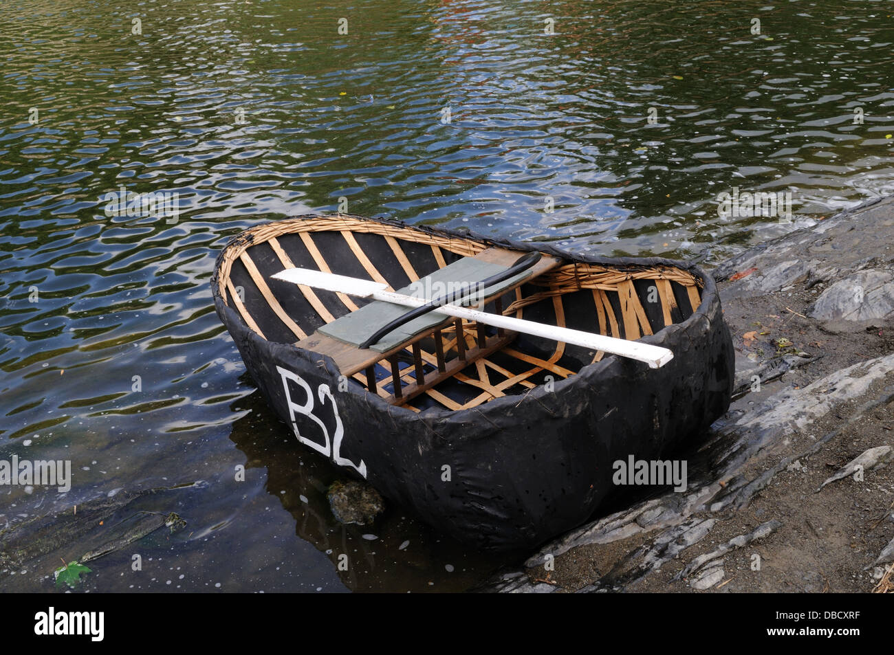 Welsh coracle hi-res stock photography and images - Alamy