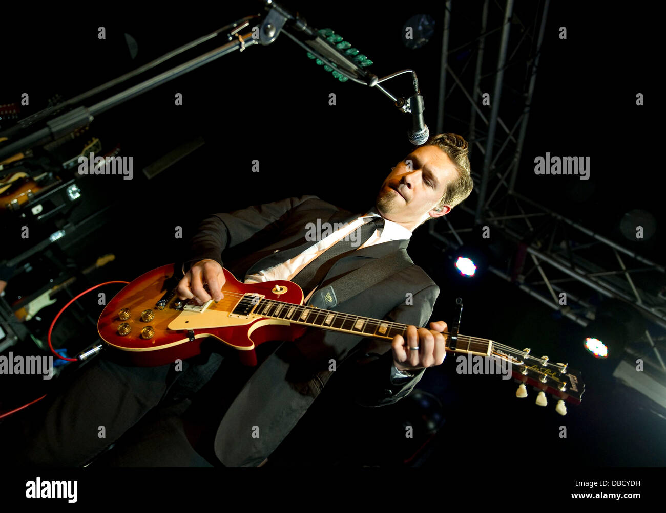 Isaac Hanson Hanson performing live at KCLSU London London, England ...